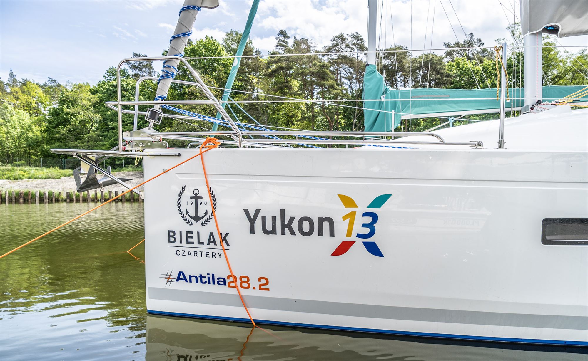Bielak Czartery - Wynajem Jachtów, Houseboatów i Motorówek na Mazurach ...