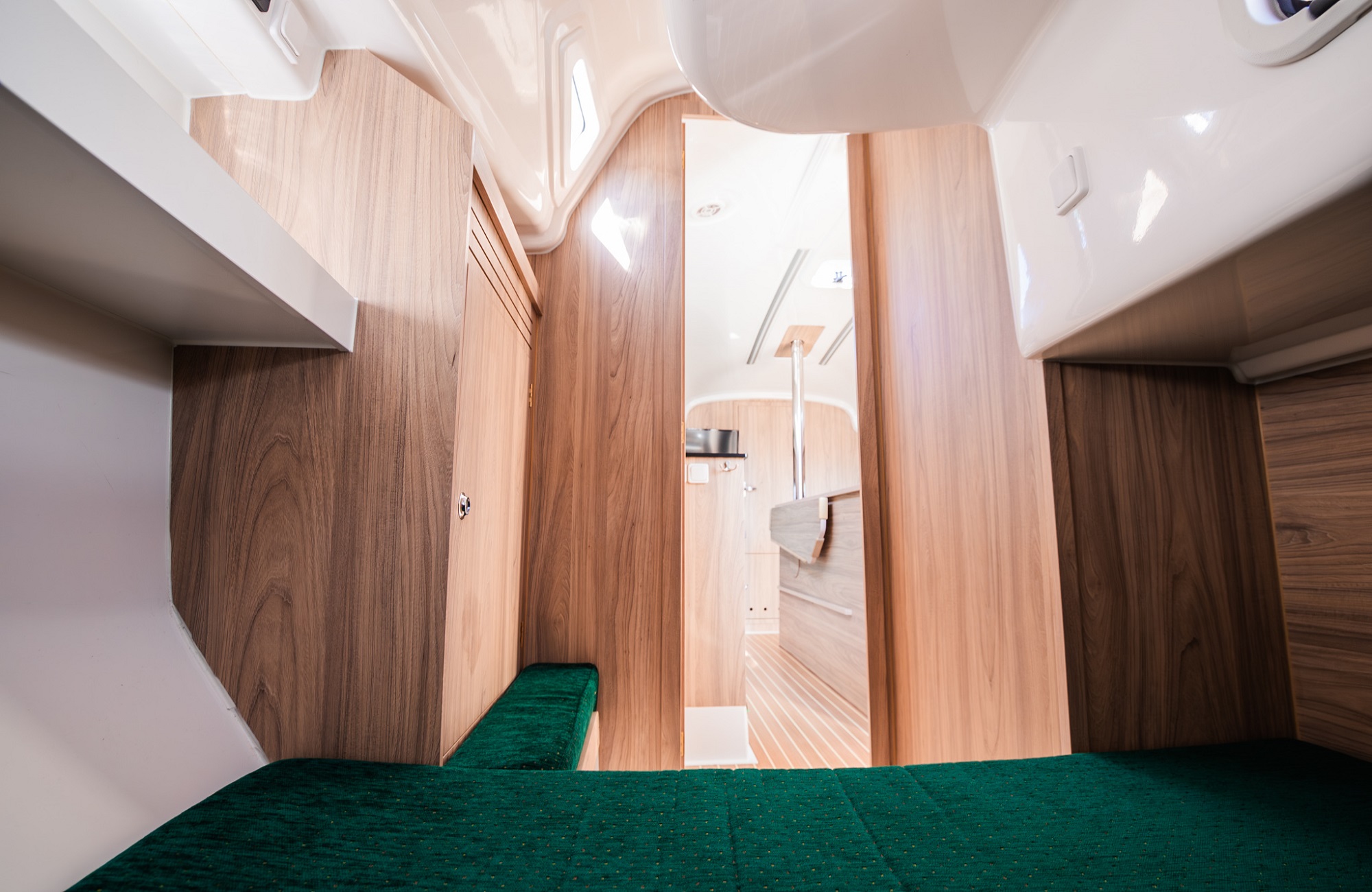 Bielak Czartery - Wynajem Jachtów, Houseboatów i Motorówek na Mazurach ...