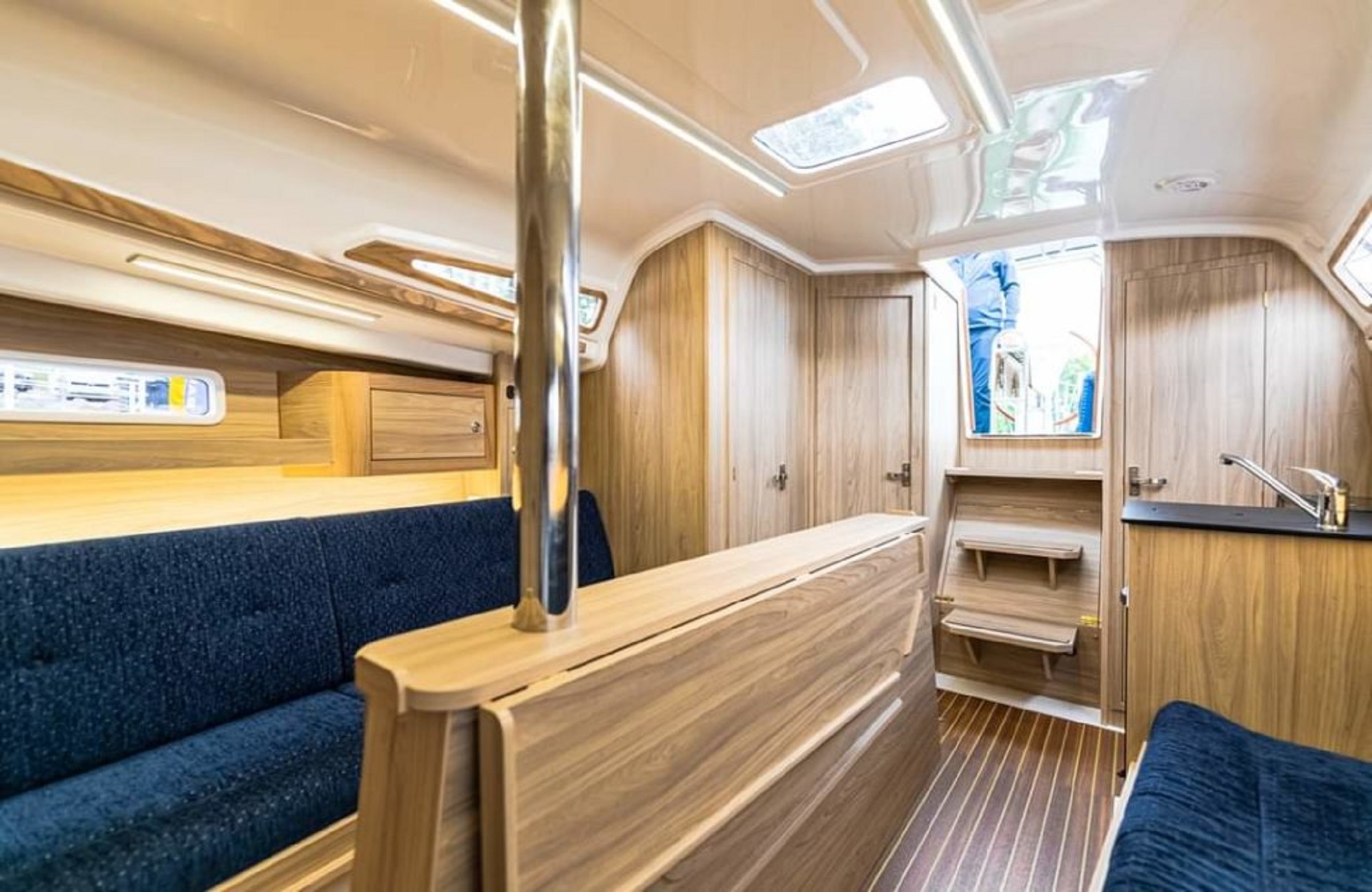 Bielak Czartery - Wynajem Jachtów, Houseboatów i Motorówek na Mazurach ...