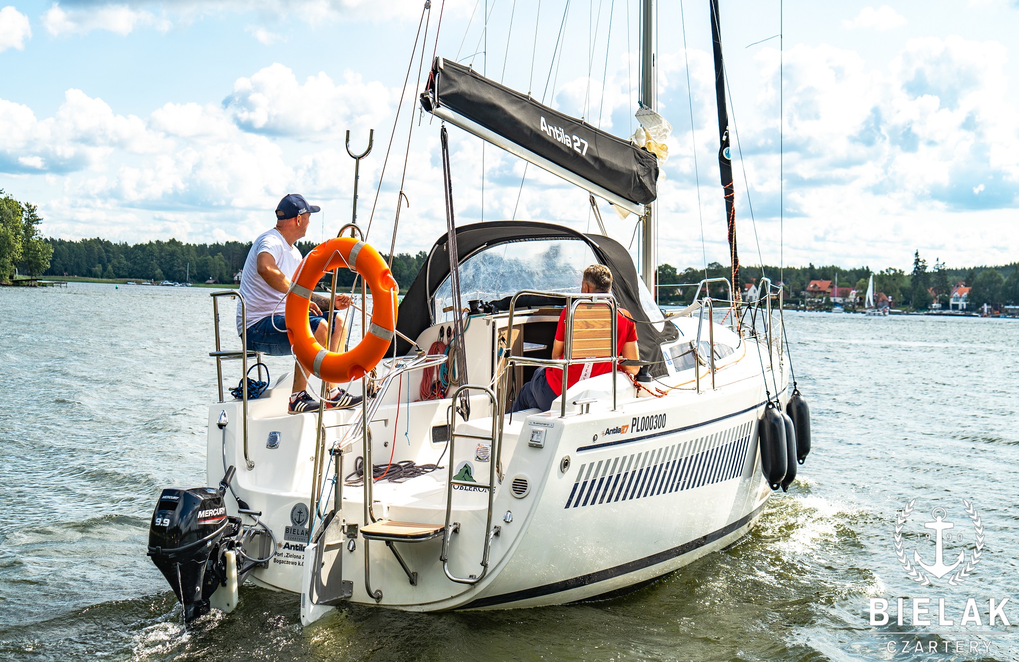 Bielak Czartery - Wynajem Jachtów, Houseboatów i Motorówek na Mazurach ...