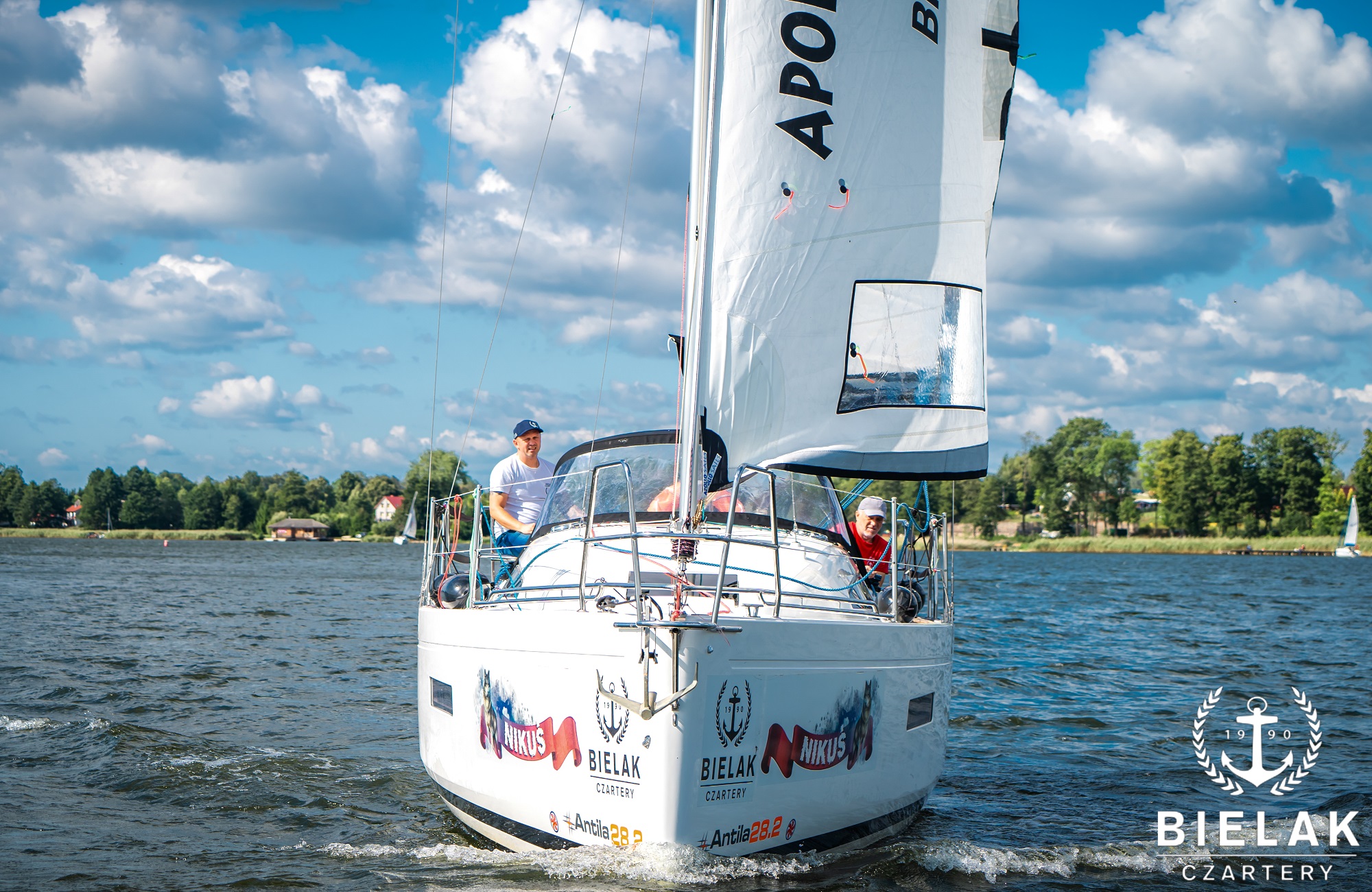 Bielak Czartery - Wynajem Jachtów, Houseboatów i Motorówek na Mazurach ...