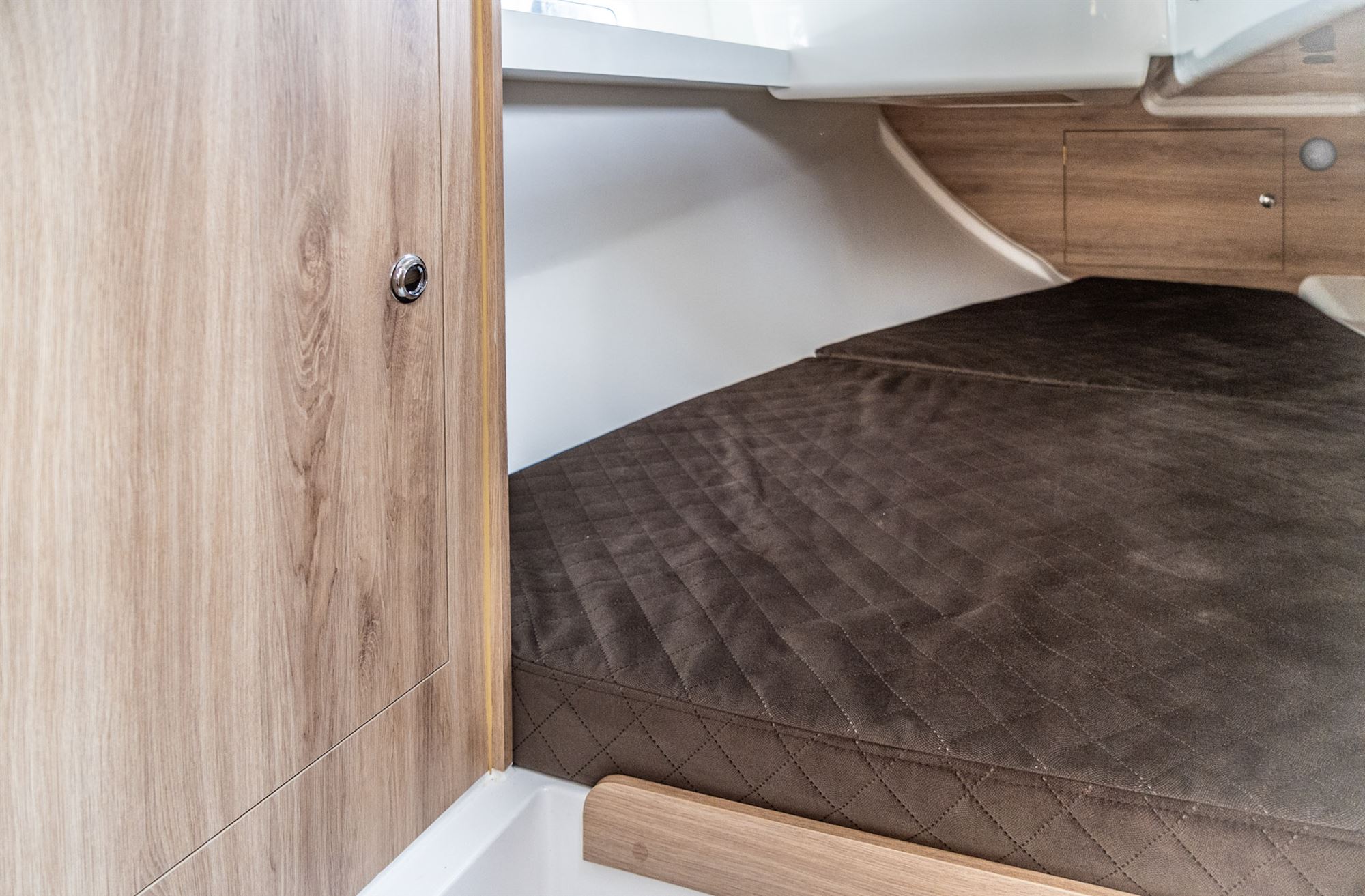 Bielak Czartery - Wynajem Jachtów, Houseboatów i Motorówek na Mazurach ...