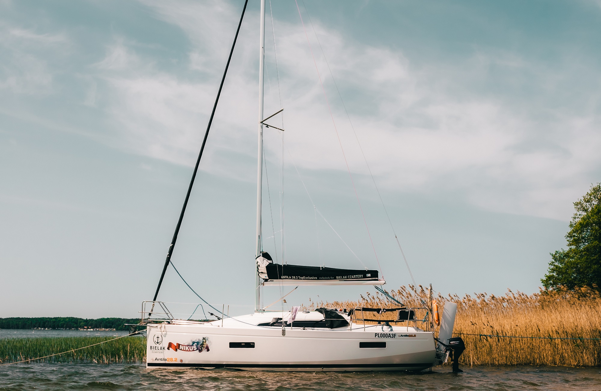 Bielak Czartery - Wynajem Jachtów, Houseboatów i Motorówek na Mazurach ...