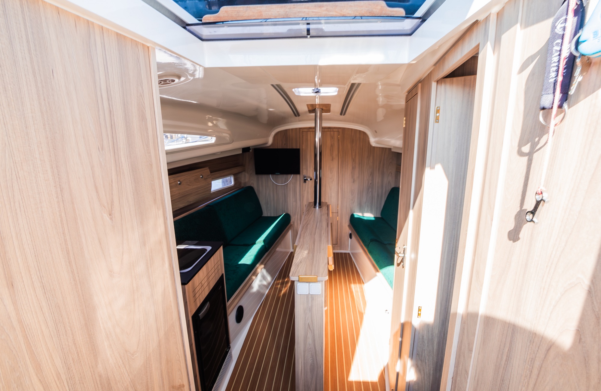 Bielak Czartery - Wynajem Jachtów, Houseboatów i Motorówek na Mazurach ...