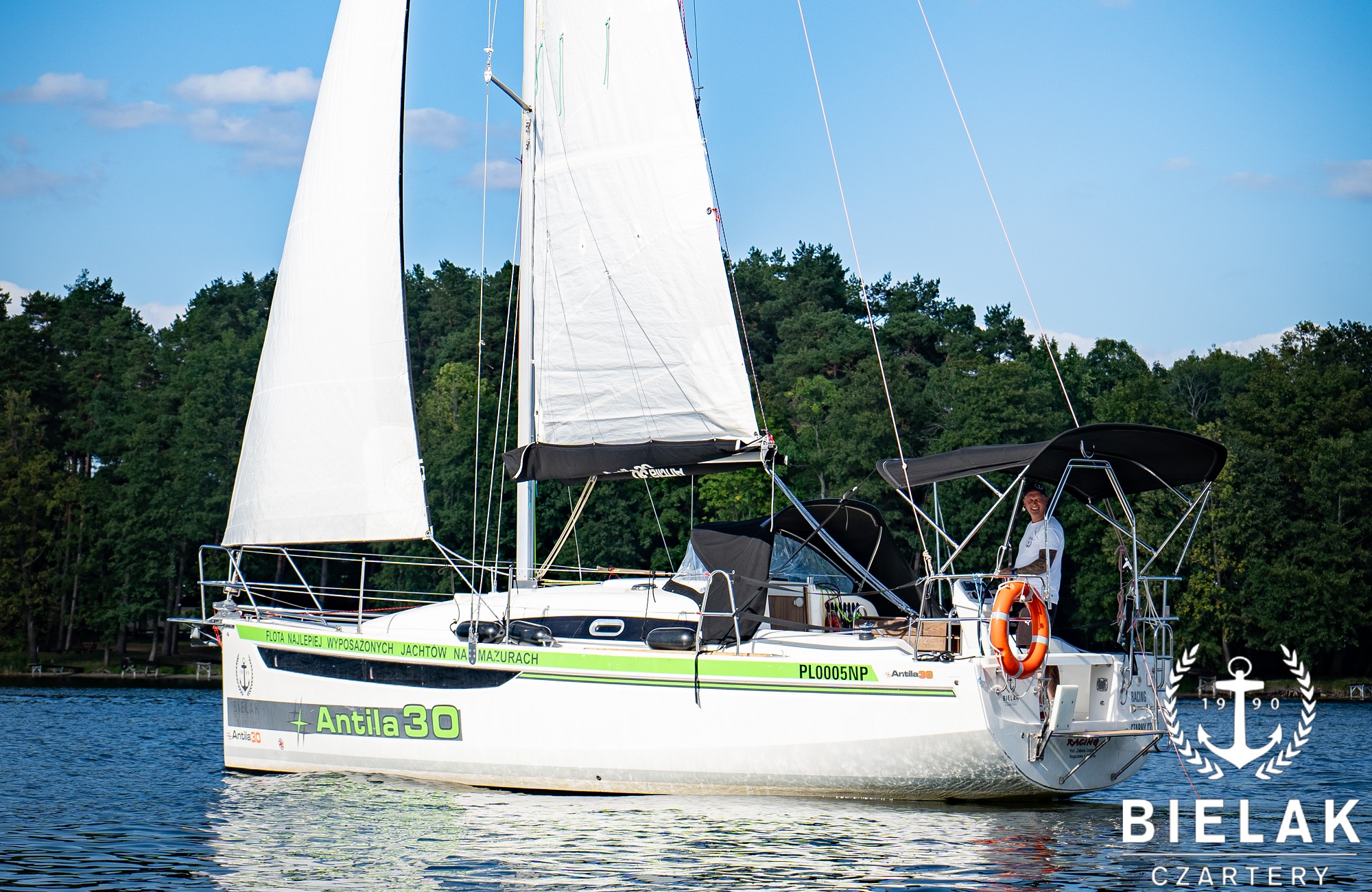 Bielak Czartery - Wynajem Jachtów, Houseboatów i Motorówek na Mazurach ...
