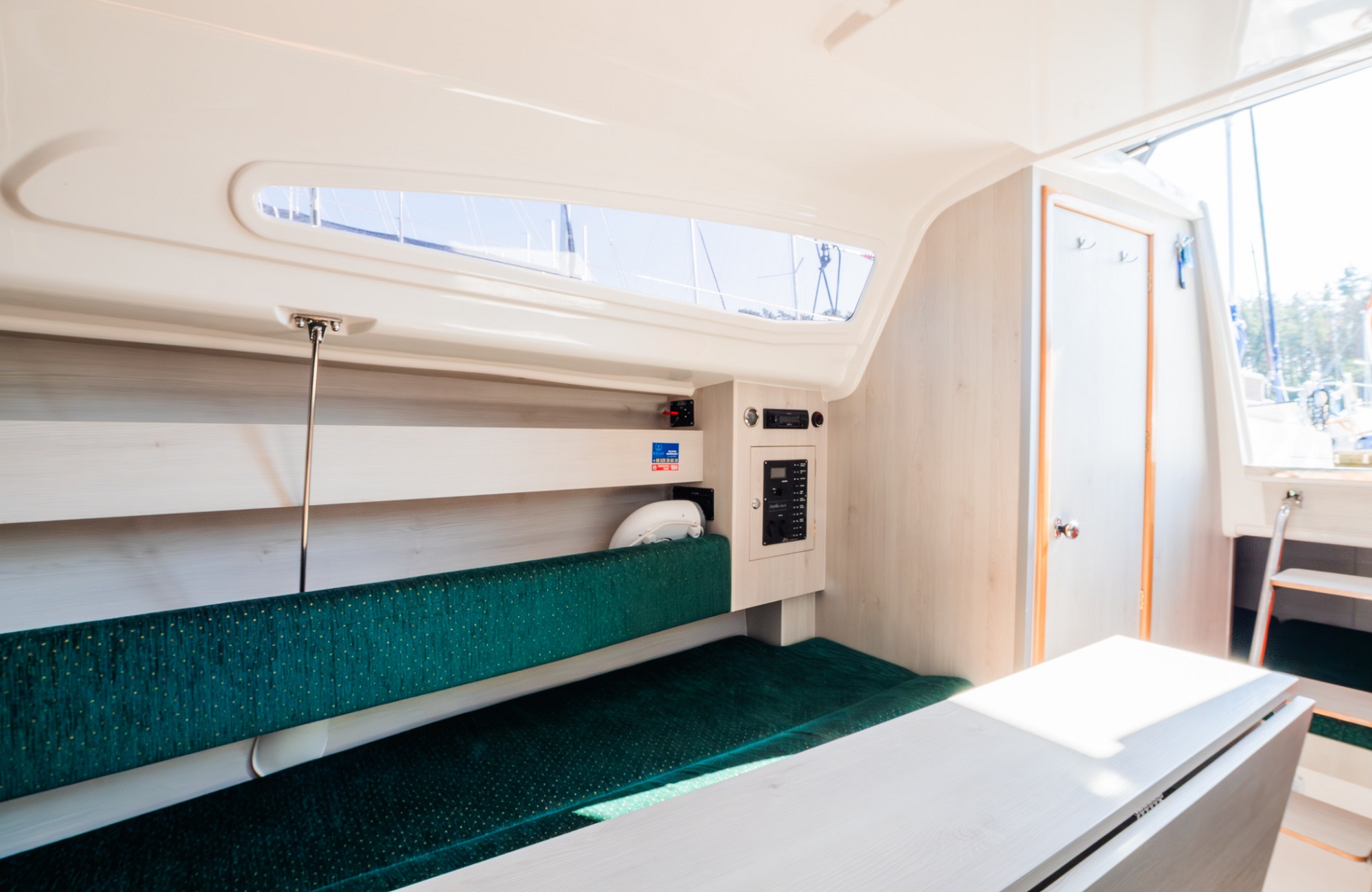 Bielak Czartery - Wynajem Jachtów, Houseboatów i Motorówek na Mazurach ...