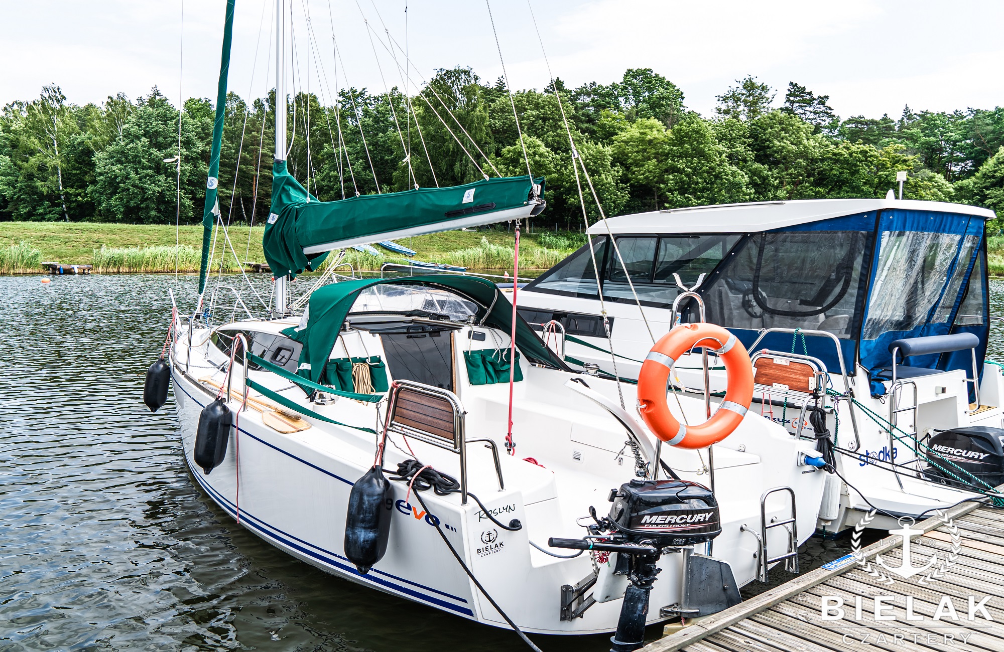 Bielak Czartery - Wynajem Jachtów, Houseboatów i Motorówek na Mazurach ...