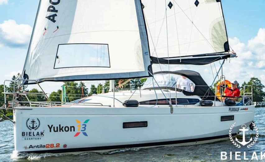 Bielak Czartery - Wynajem Jachtów, Houseboatów i Motorówek na Mazurach ...