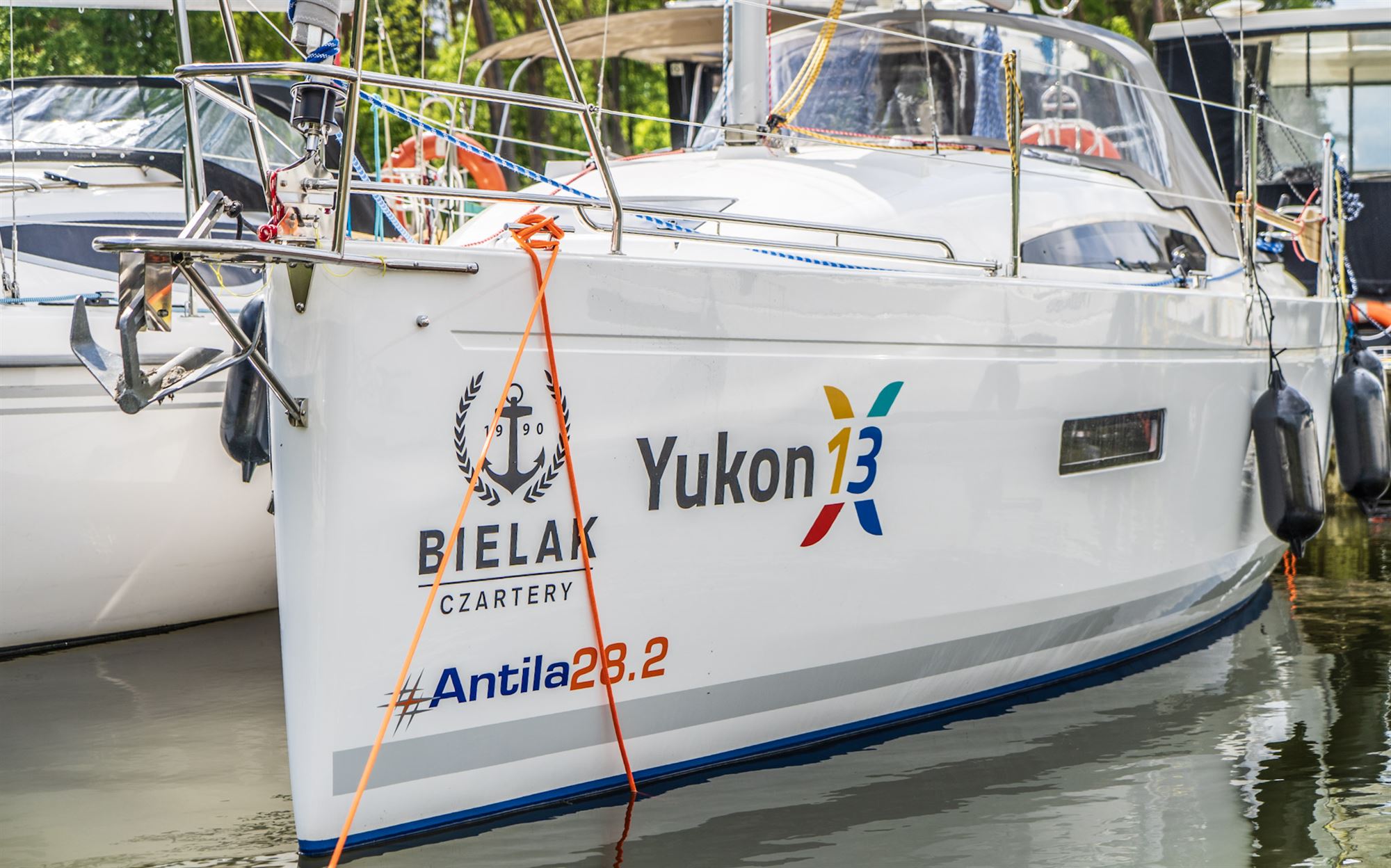 Bielak Czartery - Wynajem Jachtów, Houseboatów i Motorówek na Mazurach ...